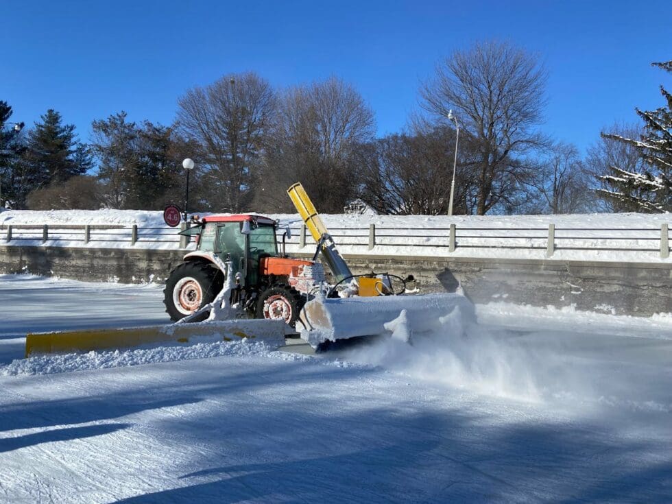 Commercial Snow Removal: Commercial Snow Plowing Service in Oshawa